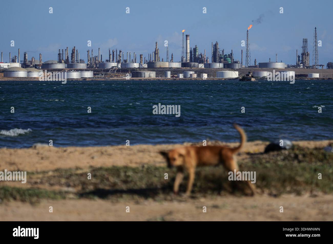 22 January 2026, Venezuela, Amuay: General view of the Amuay oil ...