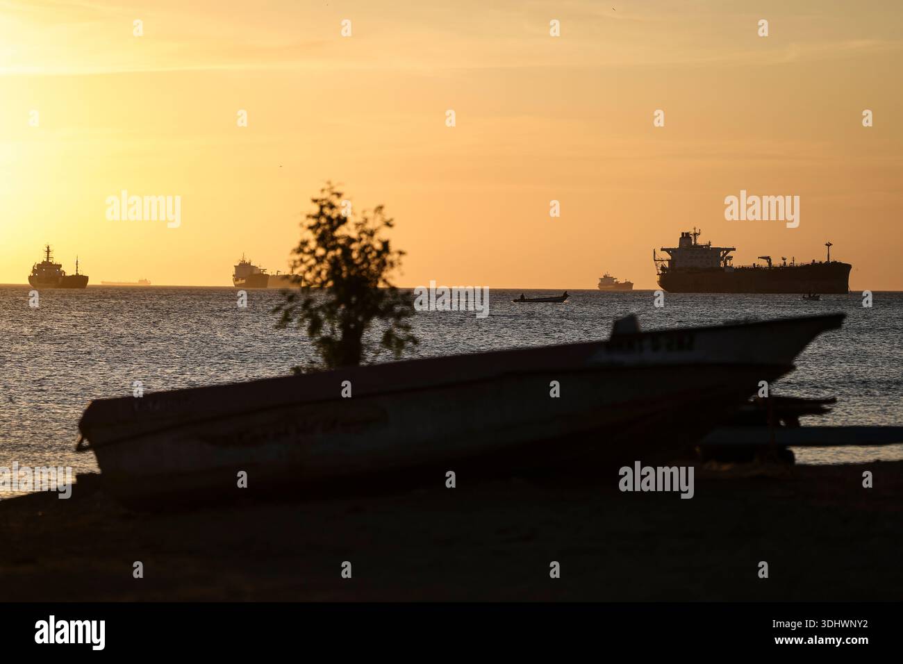 22 January 2026, Venezuela, Amuay: View of an oil tanker on Amuay beach ...