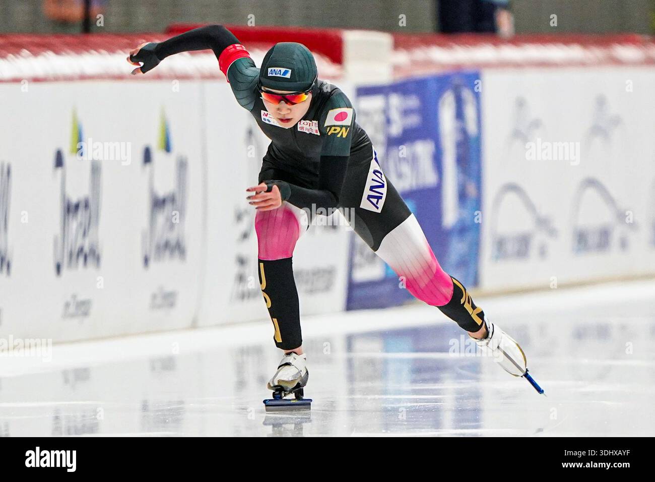 INZELL, GERMANY - JANUARY 23: Kurumi Inagawa of Japan during the ISU ...
