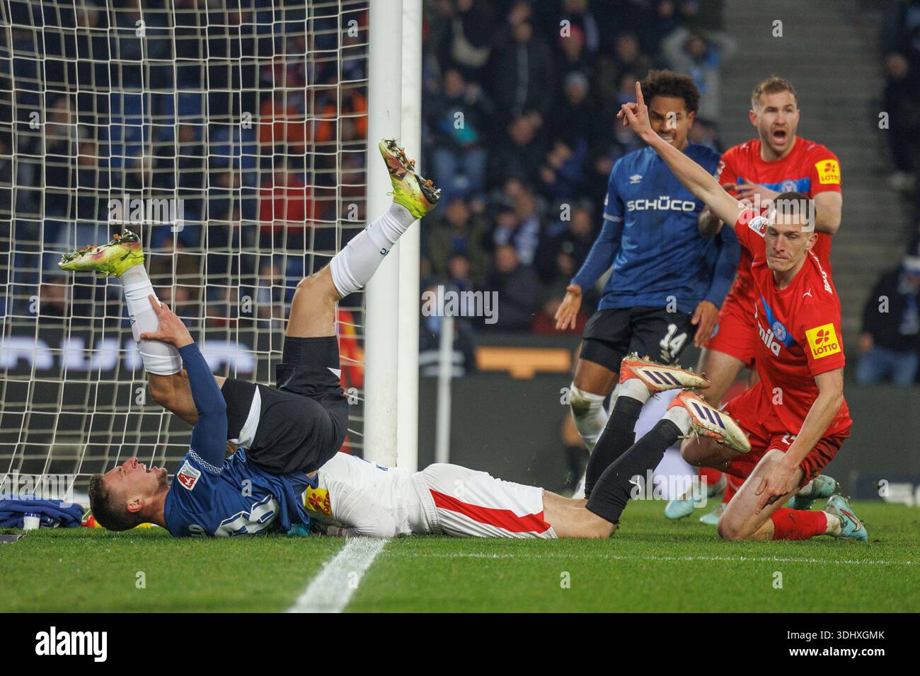 Bielefeld, Germany. 23rd Jan, 2026. Soccer: Bundesliga 2, Arminia ...