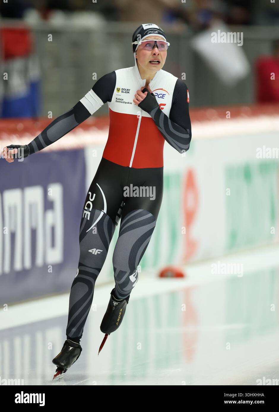 Kaja Ziomek-Nogal reacts after the 1st 500m Women of ISU Speed Skating ...