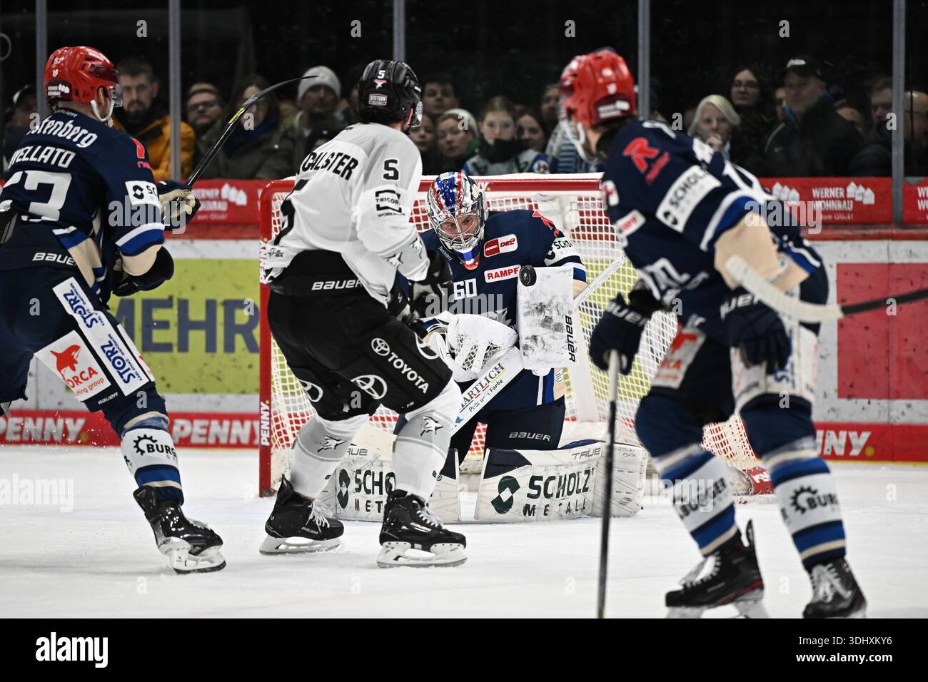 (v.l.n.r.) Robin Van Calster (Koelner Haie) Joacim Eriksson ...