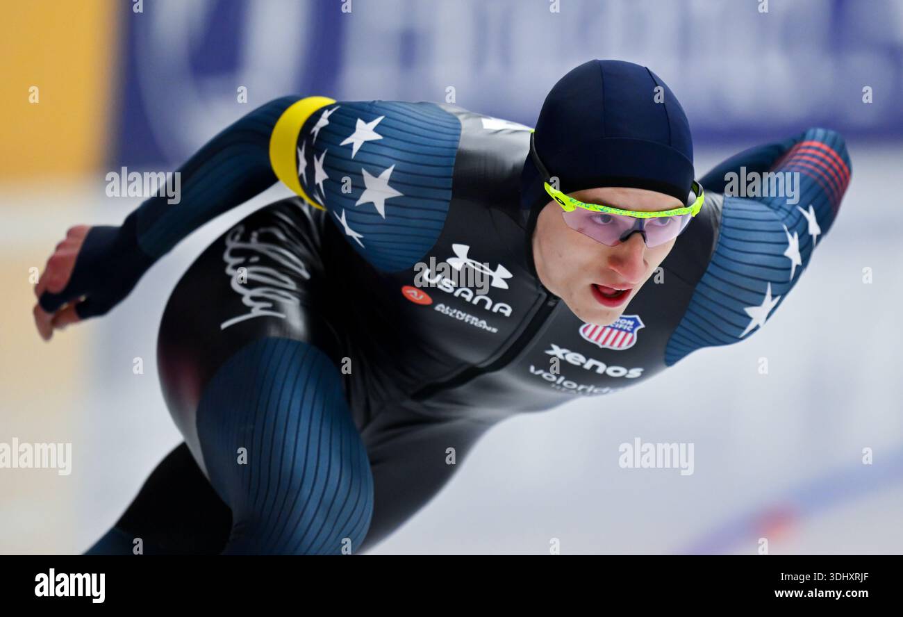 Inzell, Germany. 23rd Jan, 2026. Speed skating: World Cup, 1500 m, men ...