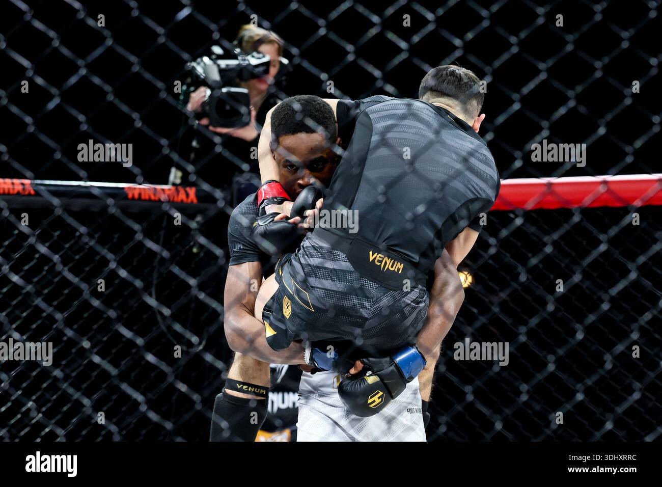 ABDOULKARIMOV of France - OUMAROU of Tadjikistanduring the Hexagone MMA ...