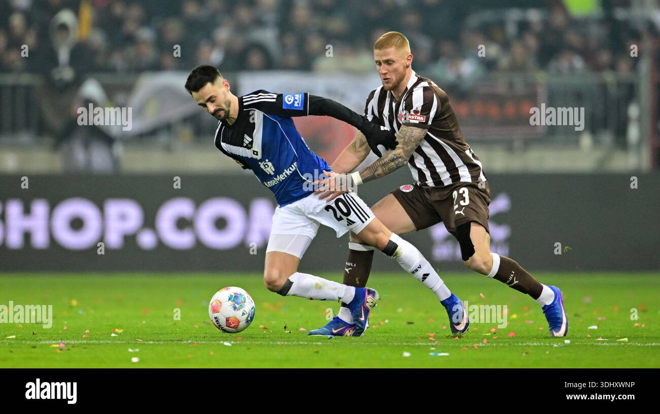 From left: Fabio Vieira (HSV Hamburg), Louis Oppie Hamburg, January 23 ...