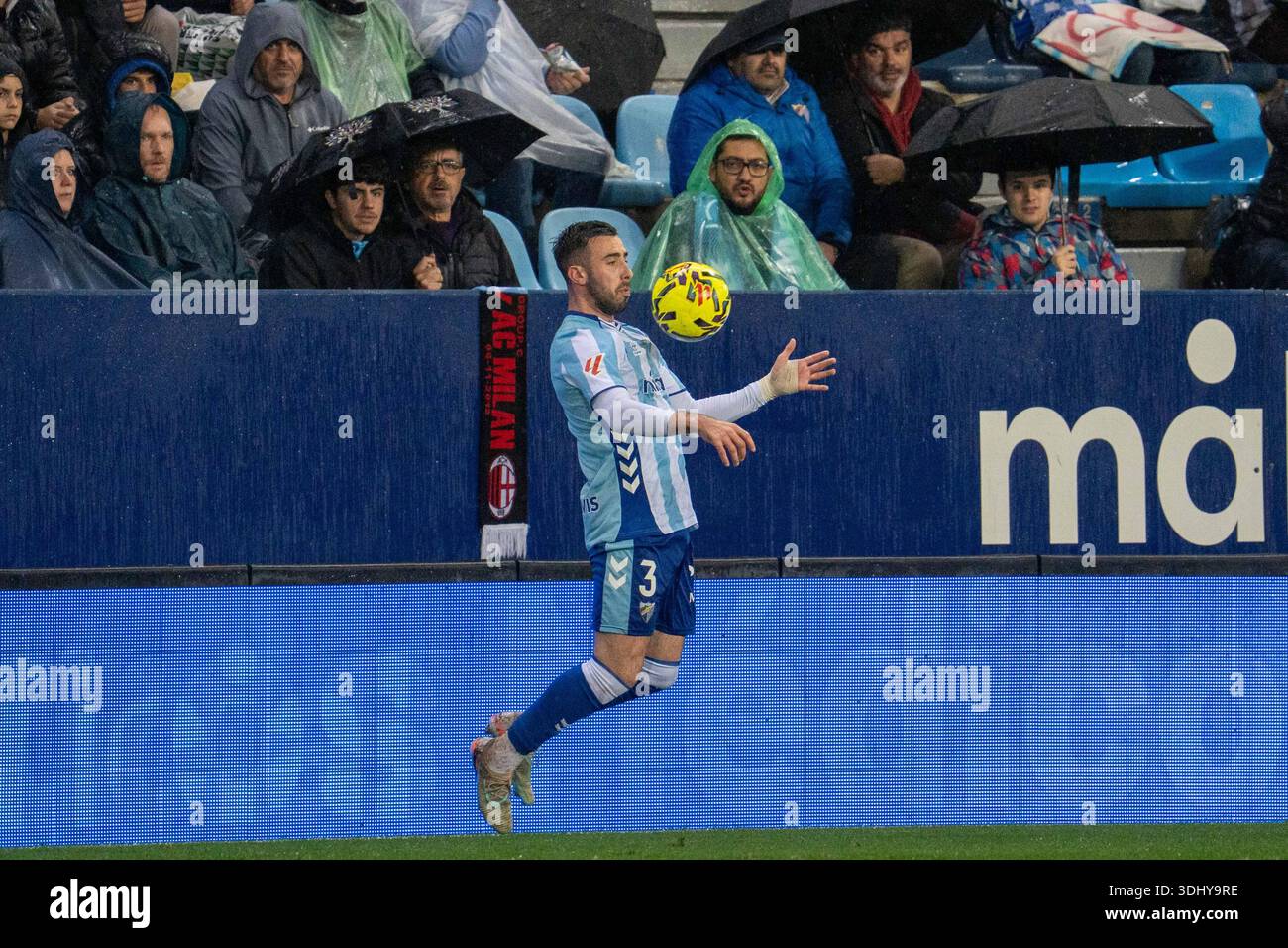 Carlos Puga (N3) controls the ball with his chest during the Liga ...