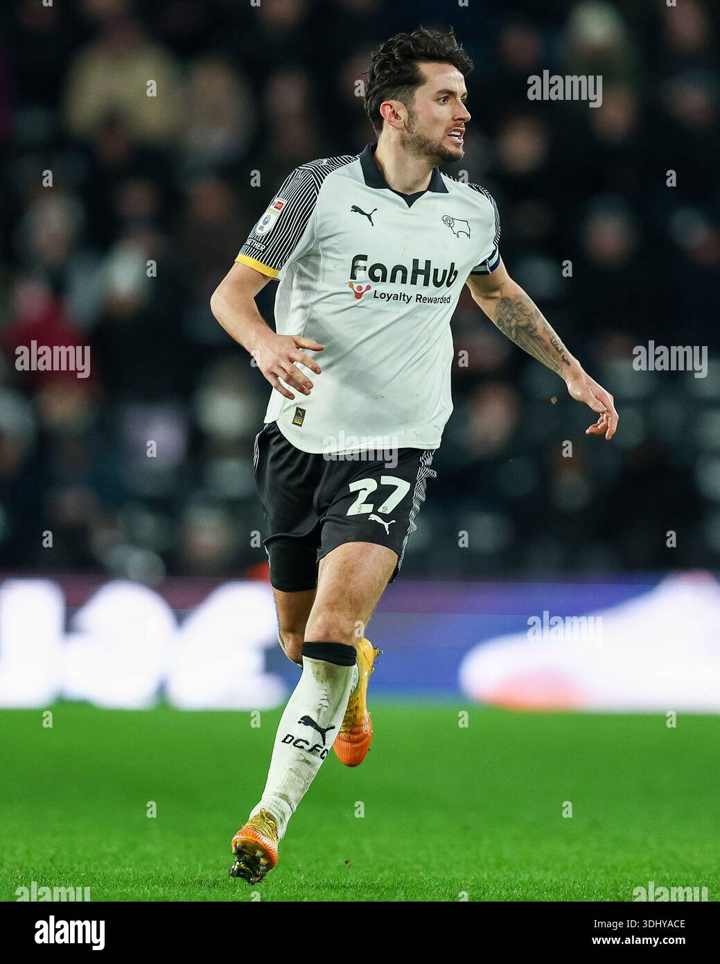 27, Lewis Travis of Derby County races forward during the Sky Bet ...