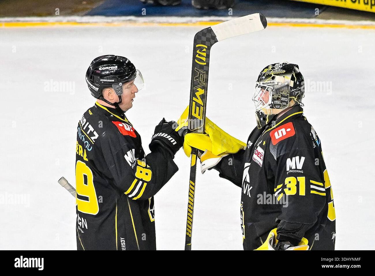 Eishockey DEL2 - 25/26 - 38. Spieltag: Krefeld Pinguine vs Eispiraten ...
