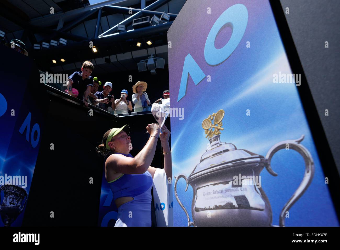 Amanda Anisimova of the U.S. signs autographs after defeating ...