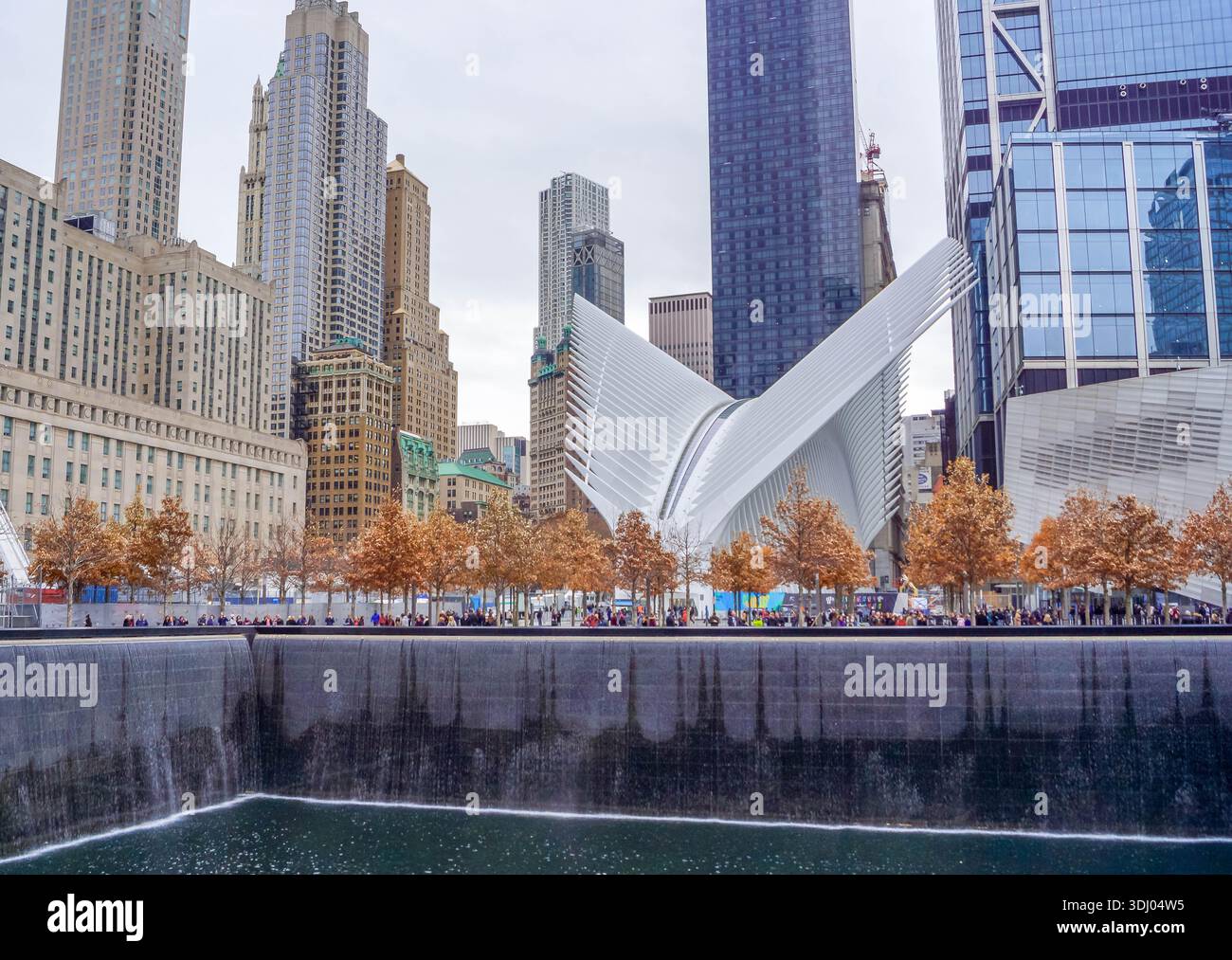 9/11 Memorial reflecting pool, Oculus and One World Trade Center ...
