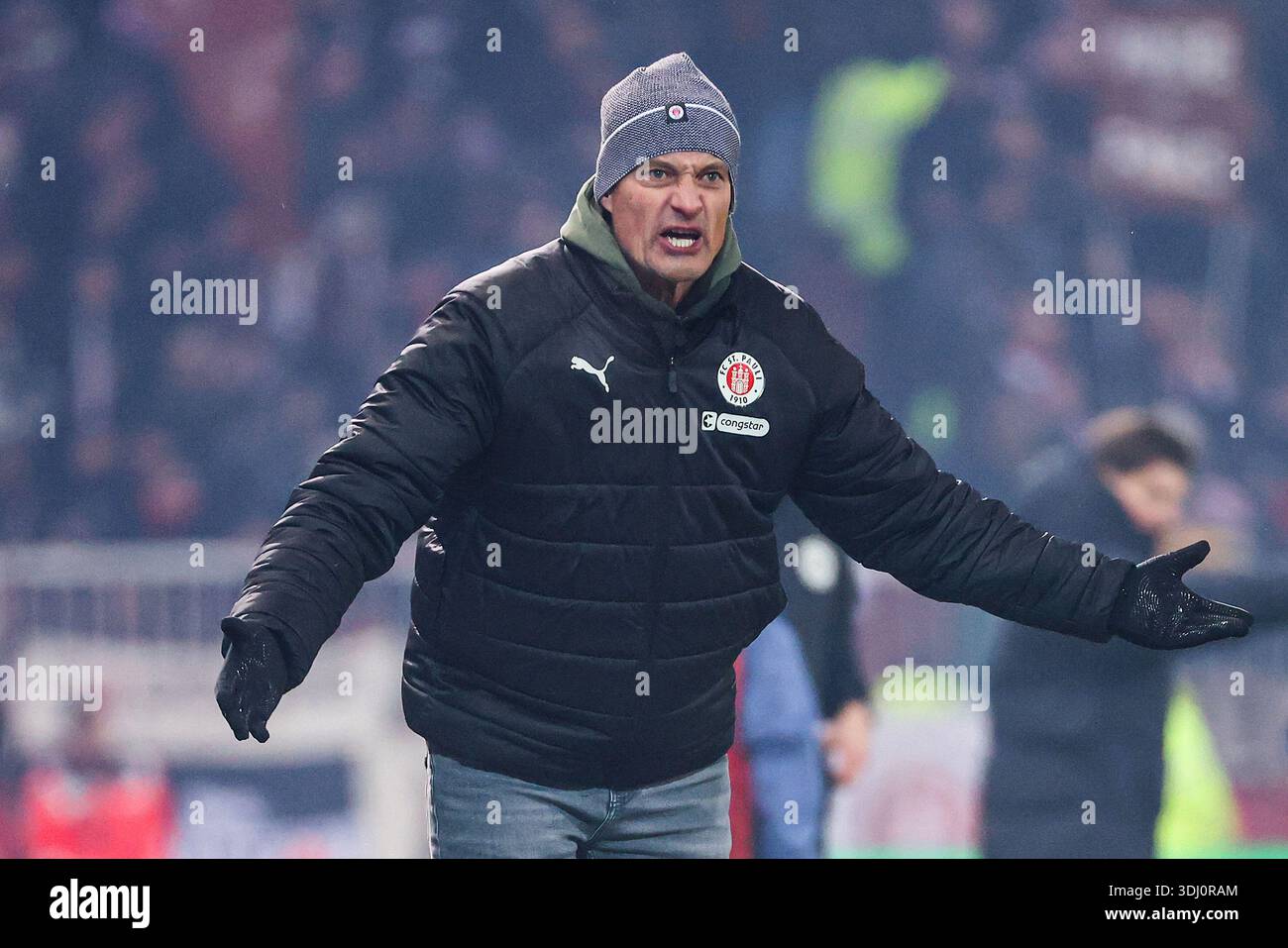 Alexander Blessin, the St. Pauli coach, at the 1st Bundesliga football ...