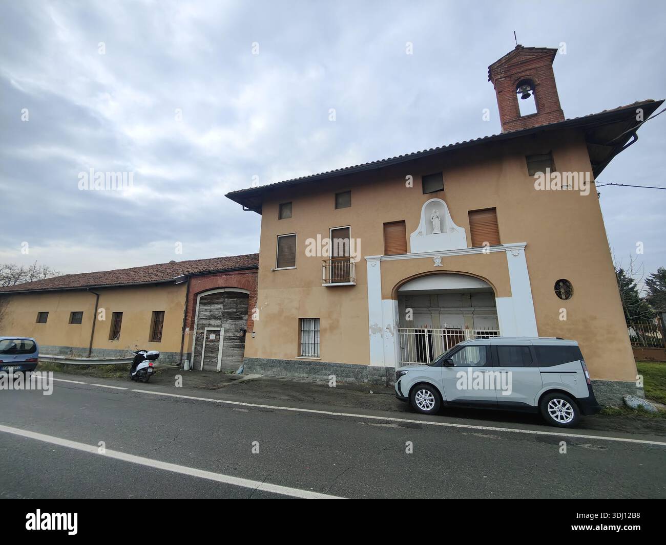 Caselle, Man shoots mother with nail gun: attempted murder in Caselle ...