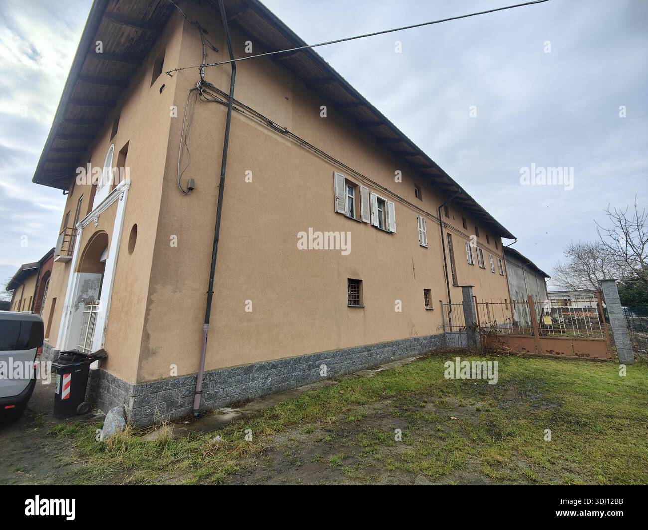 Caselle, Man shoots mother with nail gun: attempted murder in Caselle ...