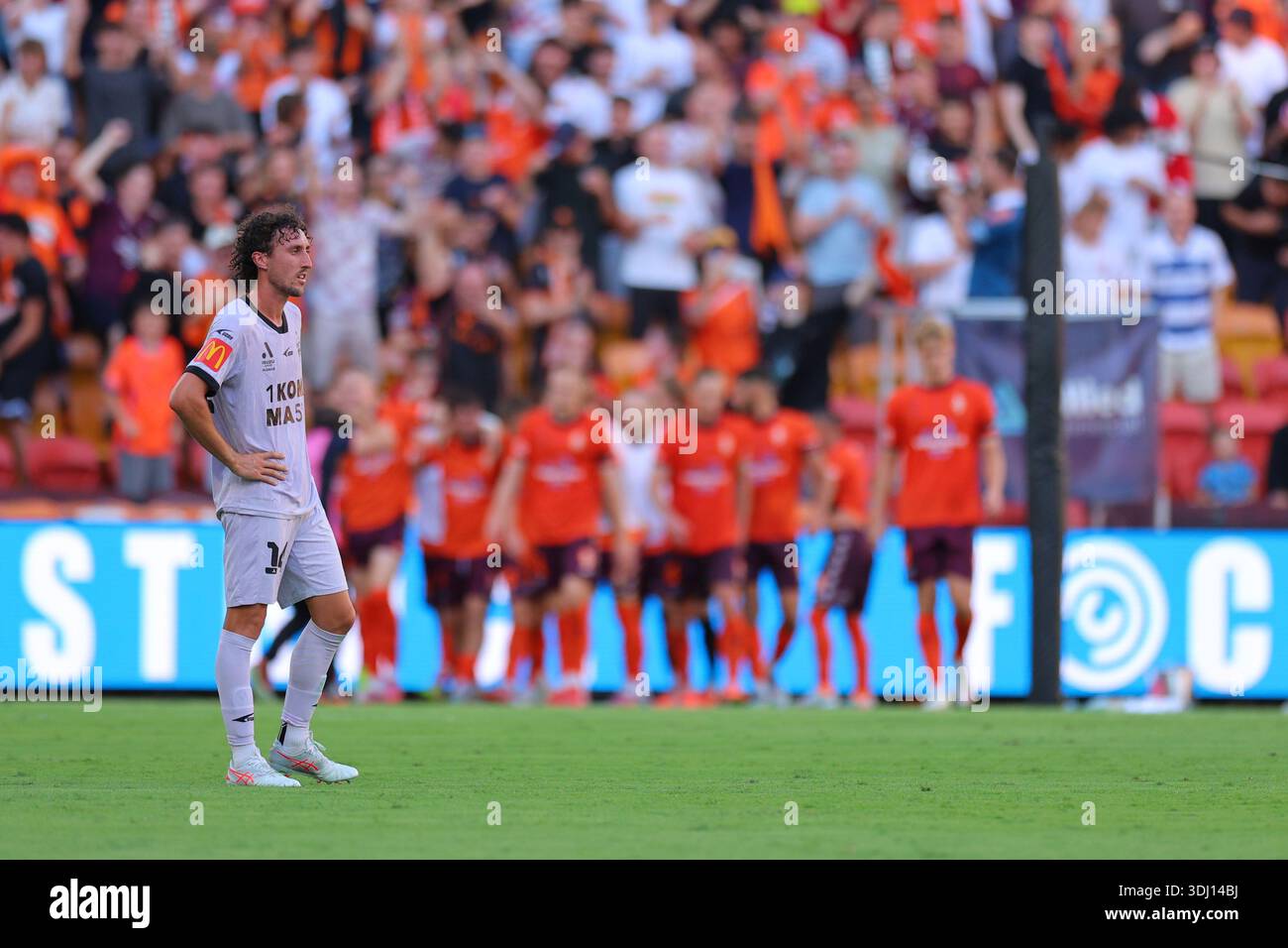 Jay Barnett (14 Adelaide) looks dejected after Chris Long (9 Brisbane ...