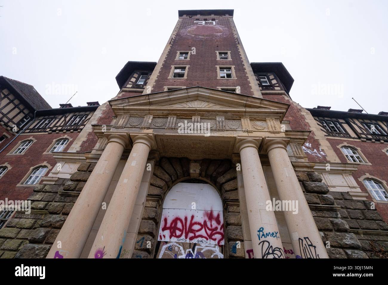 24 January 2026, Brandenburg, Potsdam: Graffiti can be seen on a ...