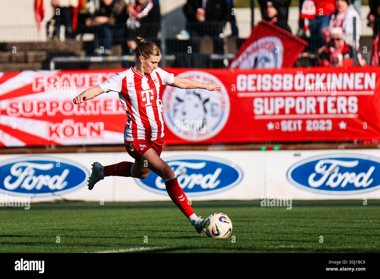 Anna-Lena Stolze (1. FC Cologne, #7) Google Pixel Women's Bundesliga ...