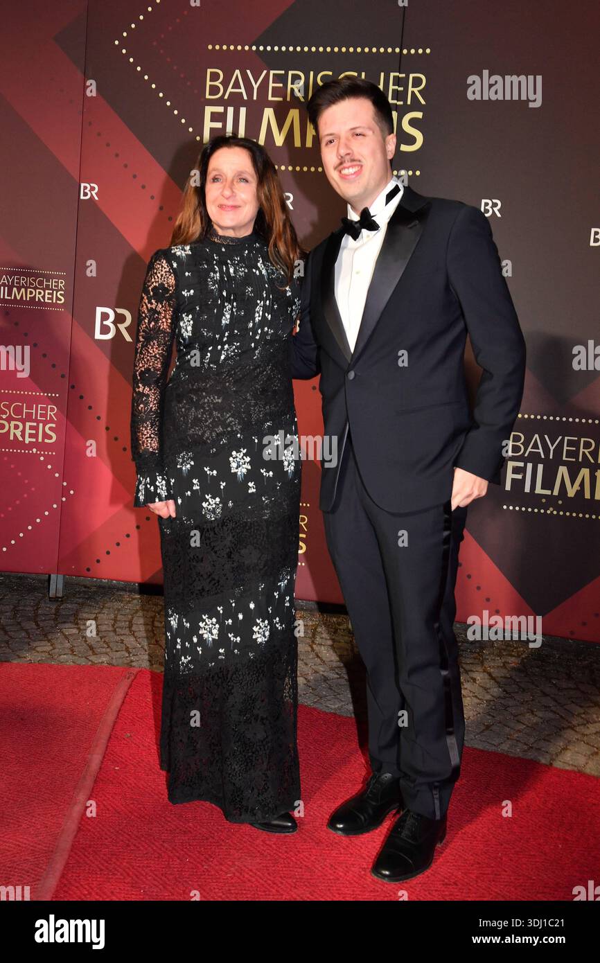 Barbara Philipp mit Gast / 47. Bayerischer Filmpreis / Preis ...