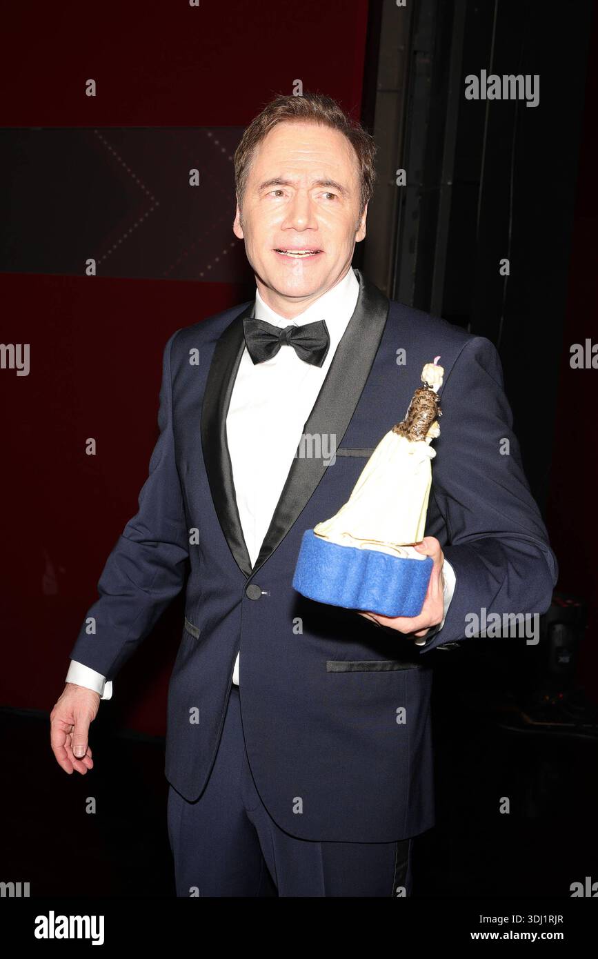 Bayerischer Filmpreis 2025 Michael Bully Herbig mit seinem Pierrot in ...