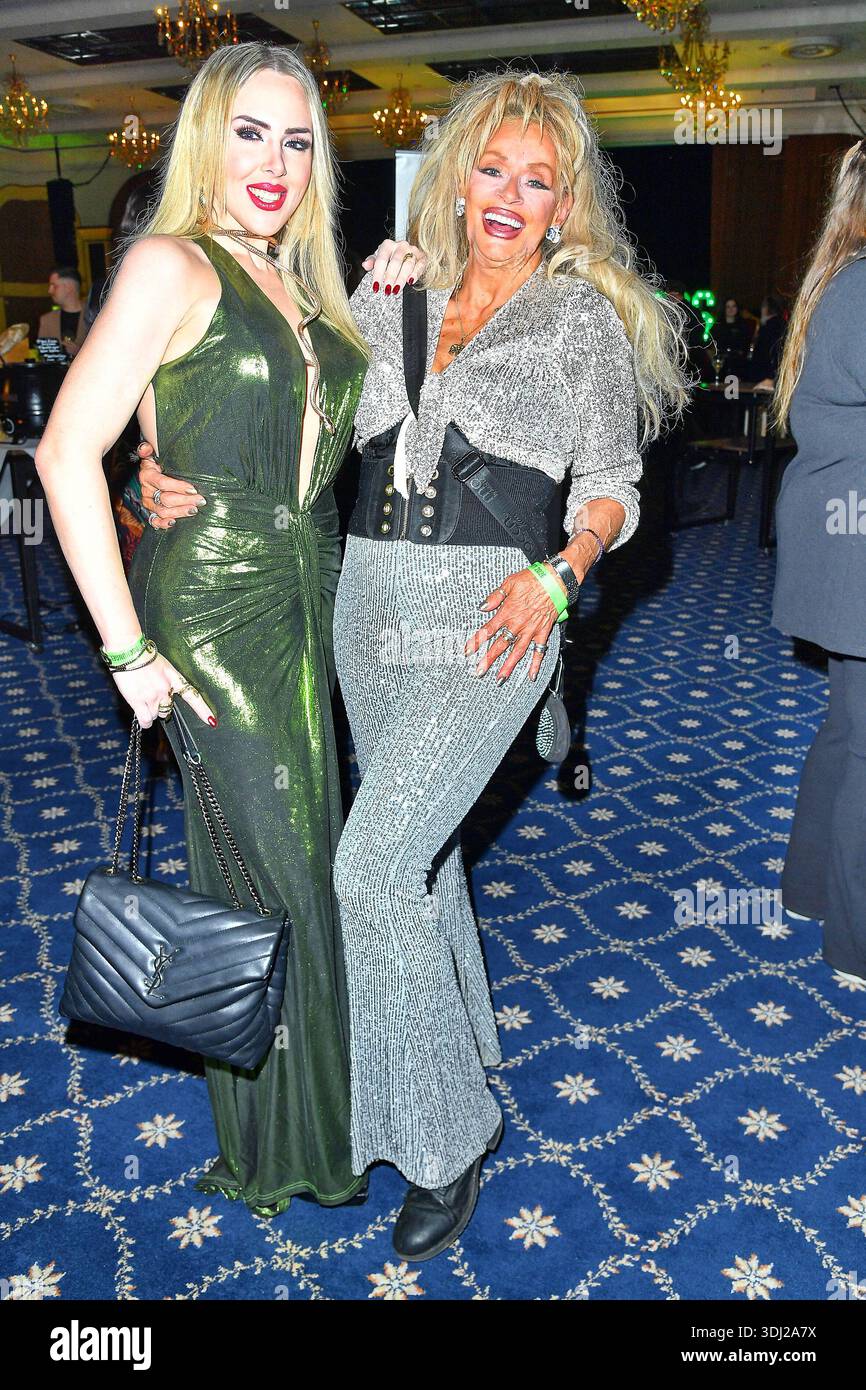Jessica Haller and Bea Fiedler attend the "Ich bin ein Star - Holt mich ...