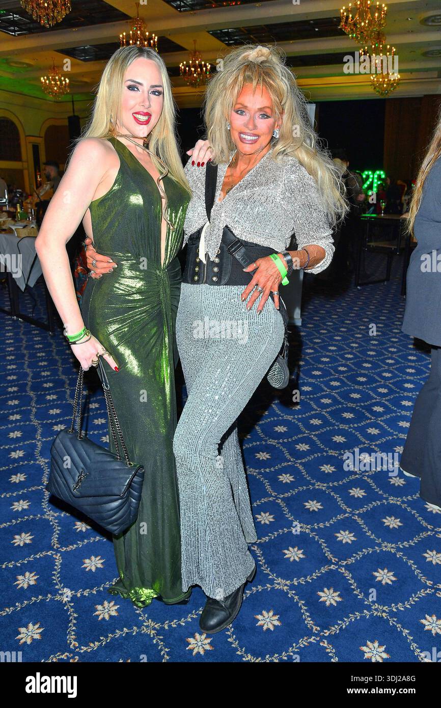 Jessica Haller and Bea Fiedler attend the "Ich bin ein Star - Holt mich ...