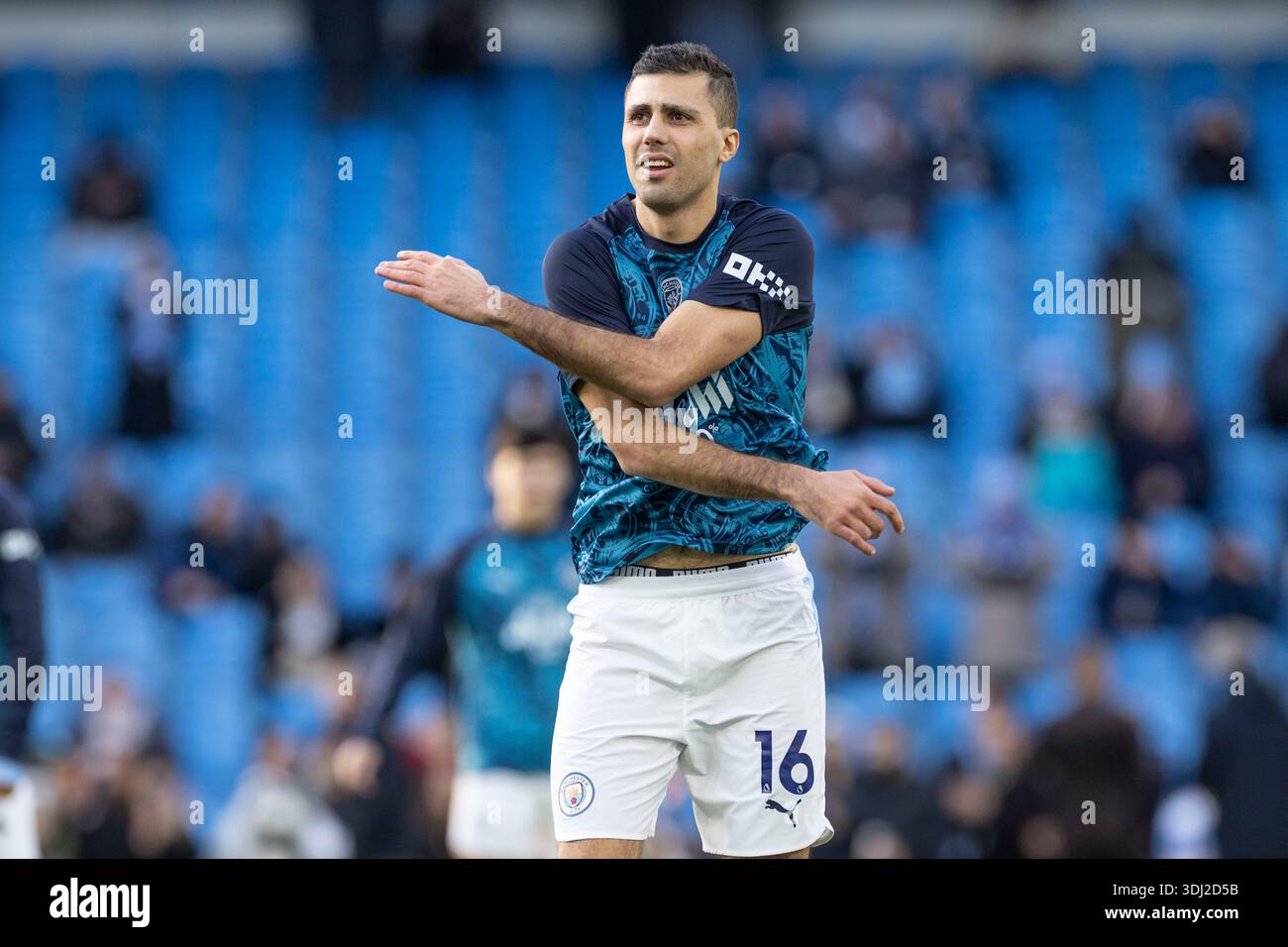 Rodri #16 of Manchester City F.C. warms-up before the match during the ...