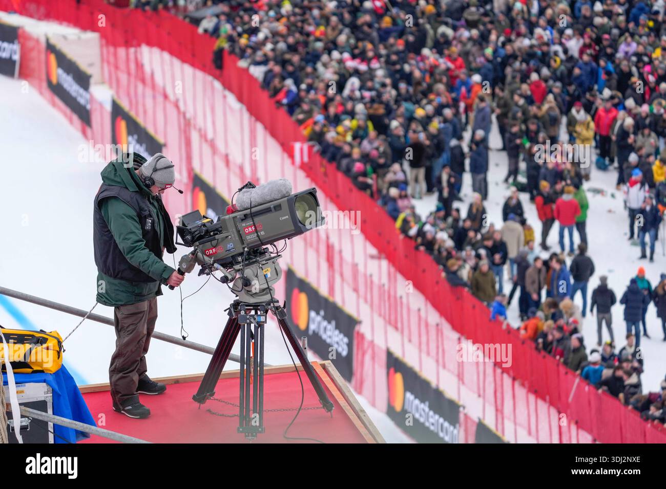 KITZBUEHEL, AUSTRIA - JANUARY 24: Cameraman during the Audi FIS Alpine ...
