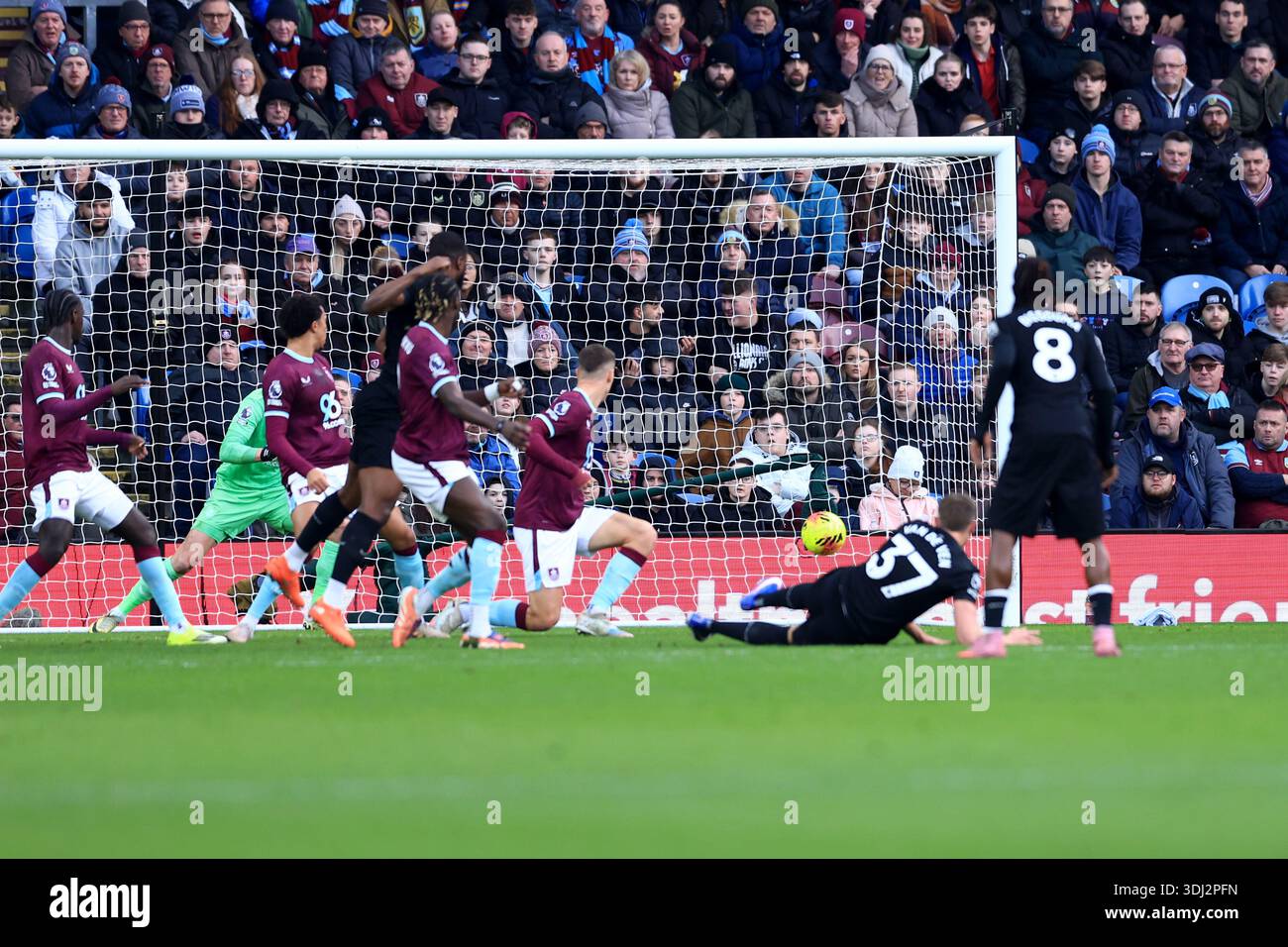 Burnley, UK. 24th Jan, 2026. Micky van de Ven of Tottenham Hotspur ...
