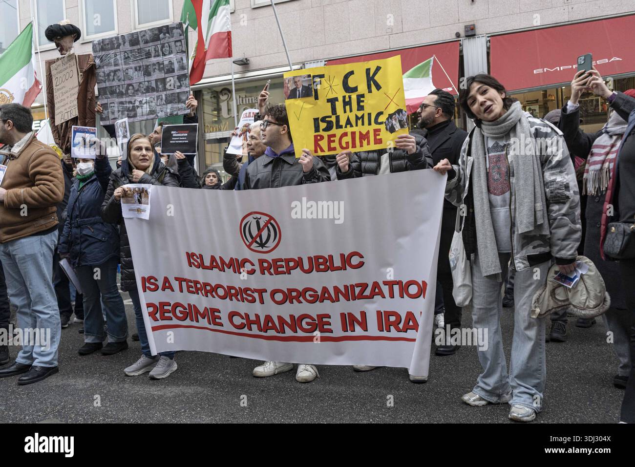 MILAN - Demonstration in support of the Iranian people from Porta ...