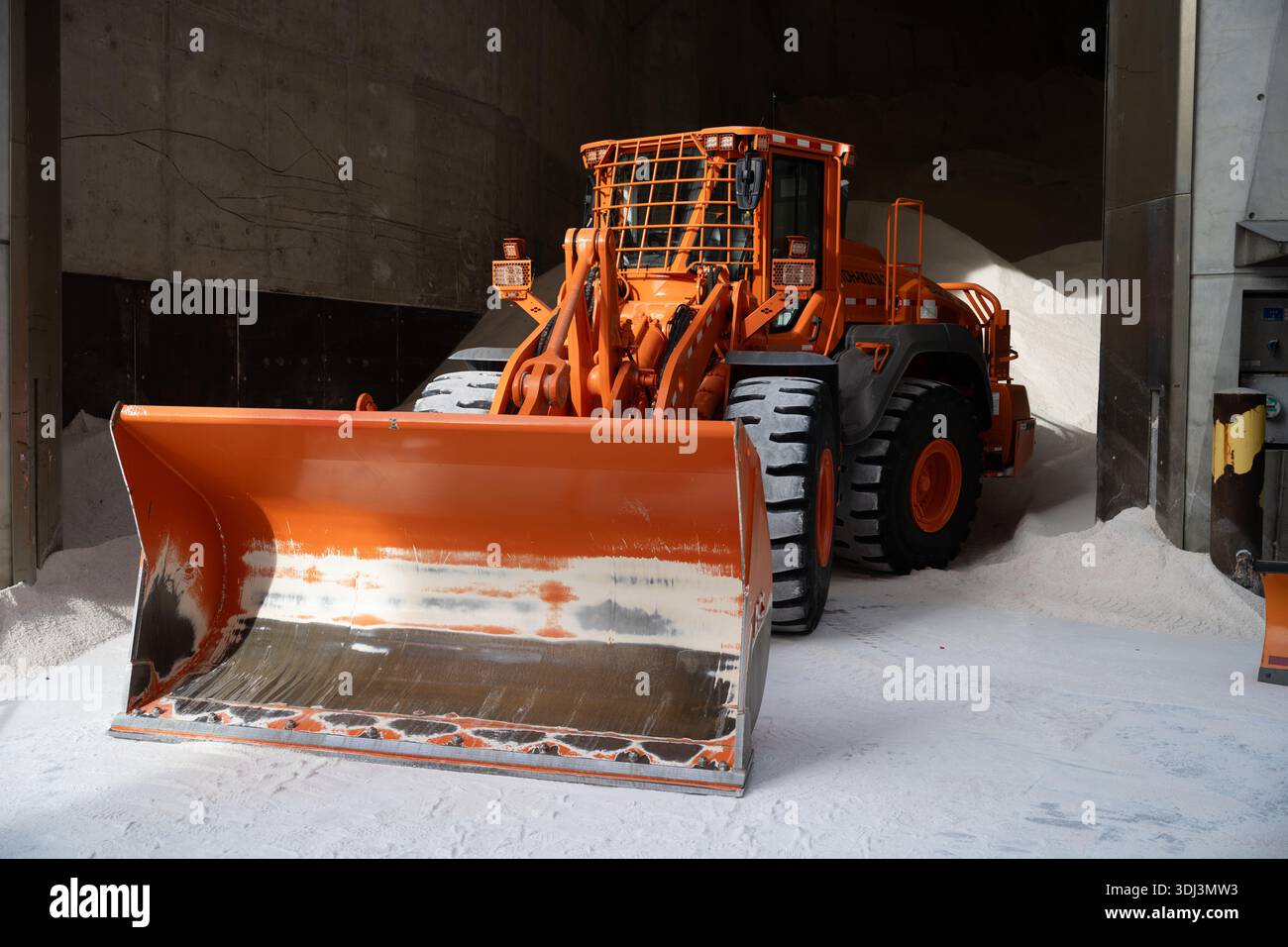 Photo by: NDZ/STAR MAX/IPx 2026 1/24/26 A front-end loader at the ...