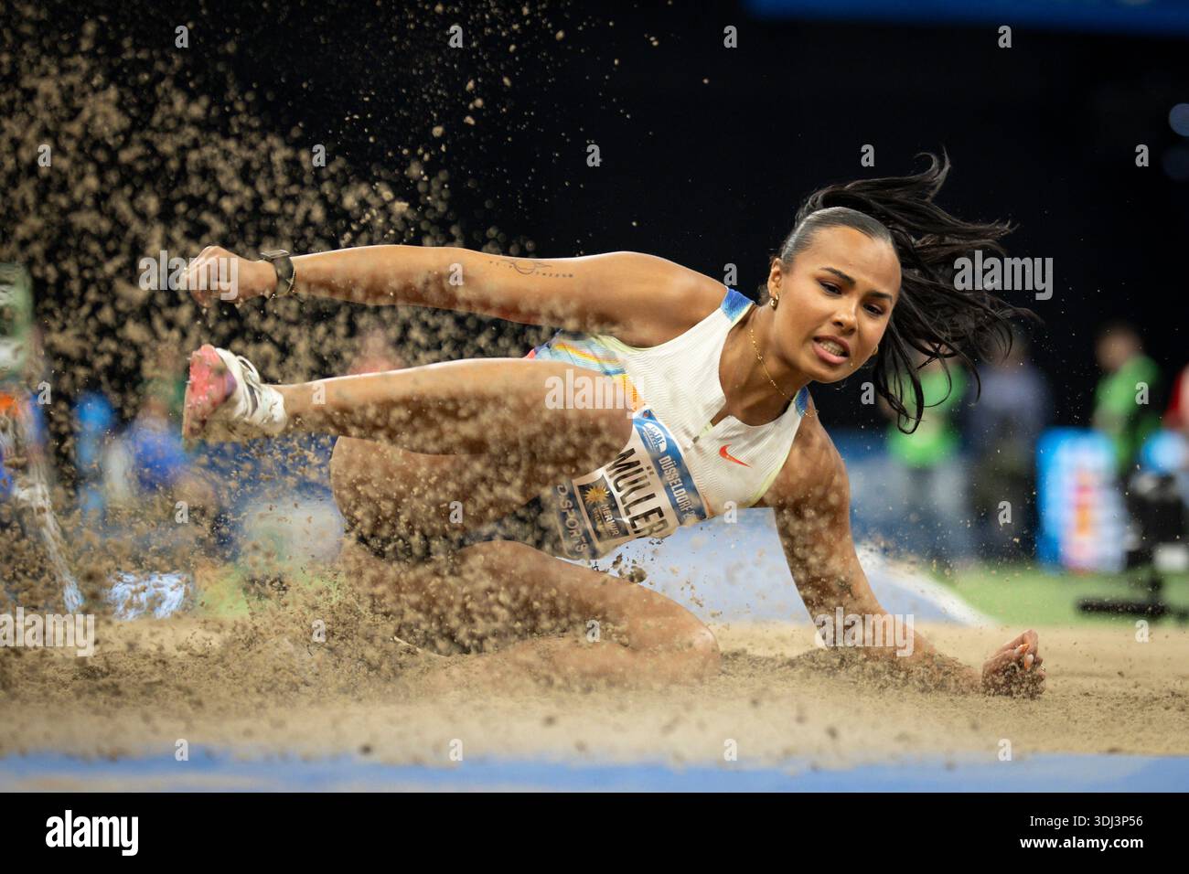 DUESSELDORF, GERMANY - JANUARY 24: Laura Raquel Müller (GER) competing ...