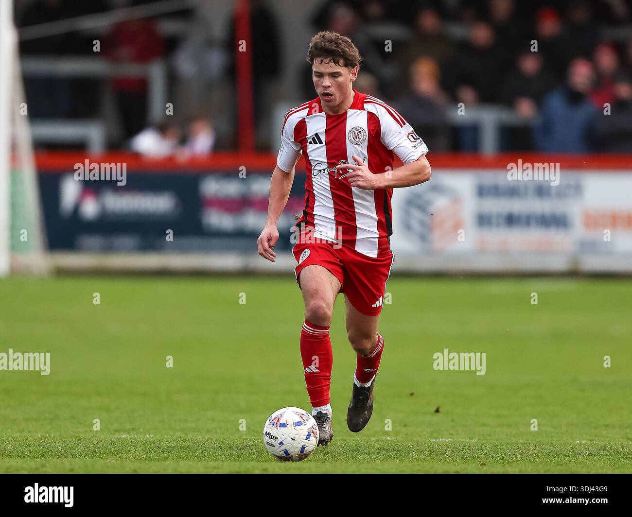 BRACKLEY, ENGLAND - JANUARY 24: Byron Pendleton of Brackley Town ...