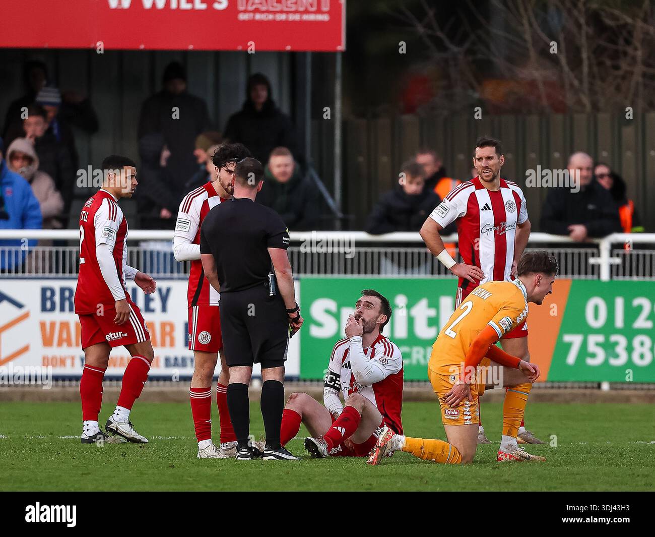 BRACKLEY, ENGLAND - JANUARY 24: Shane Byrne of Brackley Town complains ...