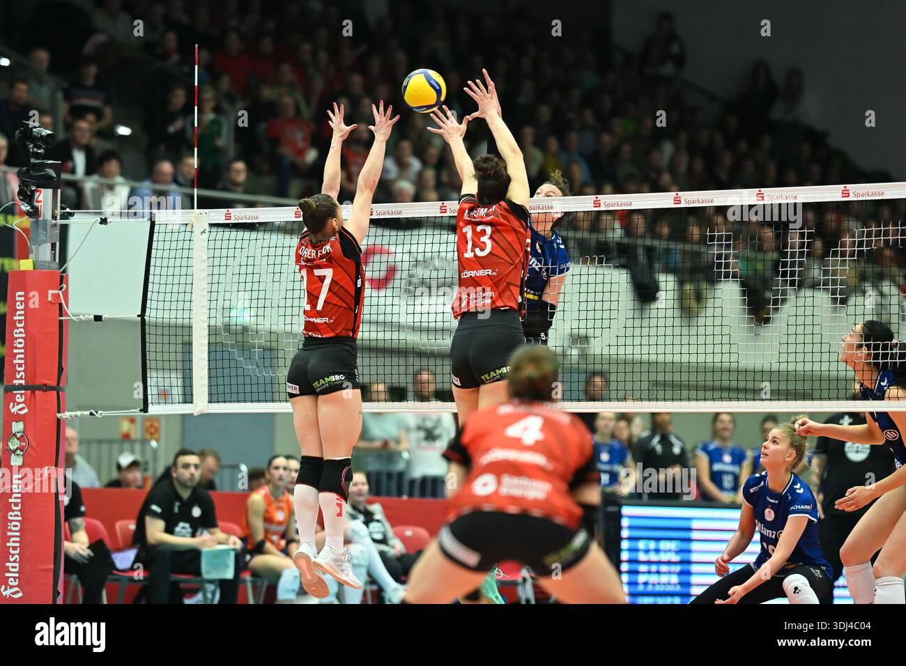 Lorena Lorber Fijok (Dresdner SC, #17) Florentine Rosemann (Dresdner SC ...