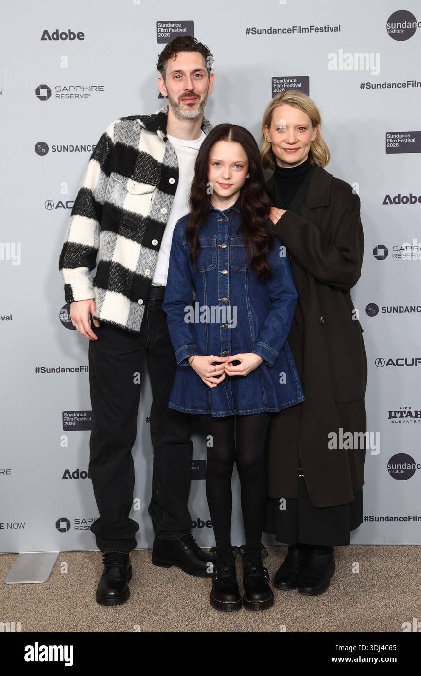Bake Harrison, Iona Bell, Mia Wasikowska at arrivals for FING! Premiere ...