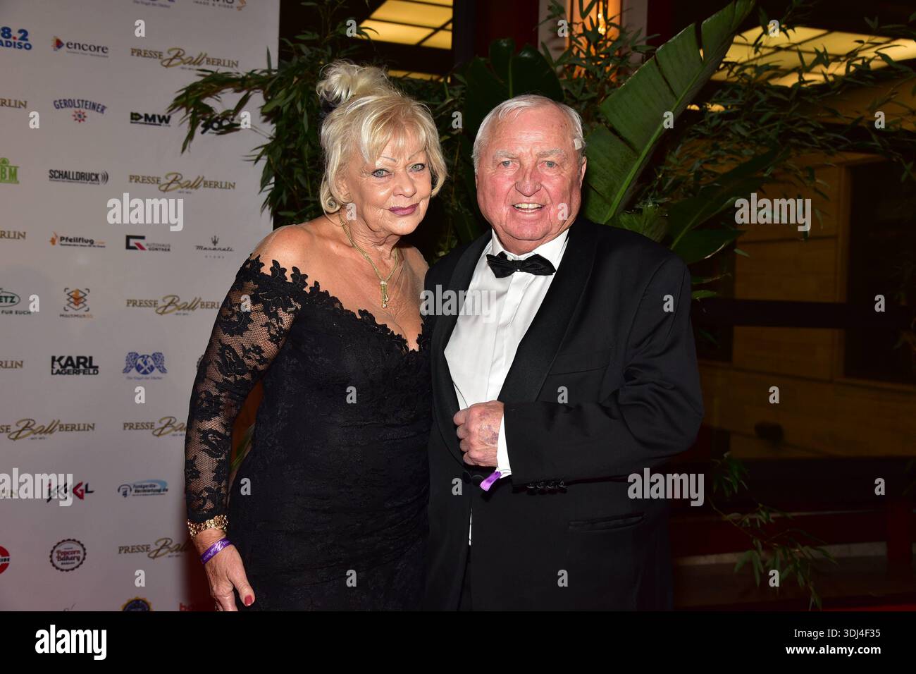 125 PresseBALLBerlin 2026 Ulli Wegner mit Ehefrau Magret Wegner 125 ...