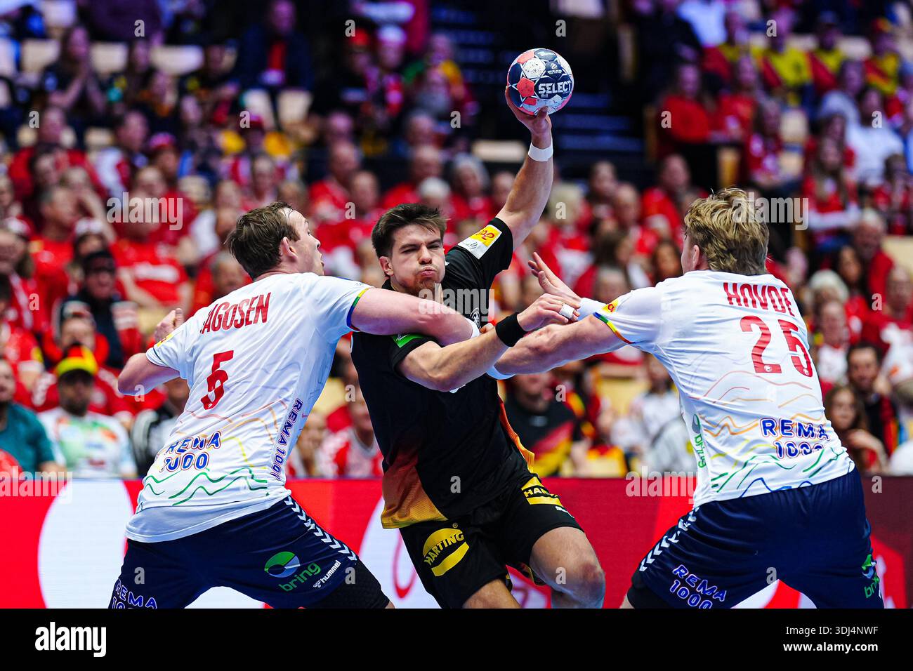 Sander Sagosen (Norwegen, #05), Renars Uscins (Deutschland, #23 ...