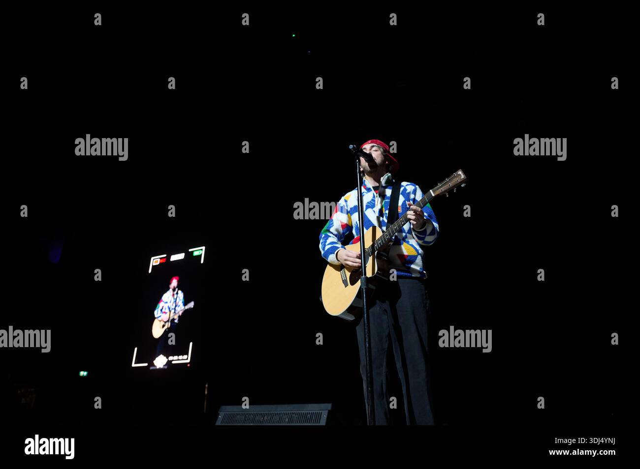 Everyones talking hi-res stock photography and images - Alamy