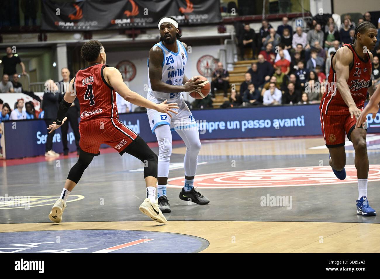 Thomas Rashawn Shaquille (Dinamo Sassari) during Pallacanestro Trieste ...
