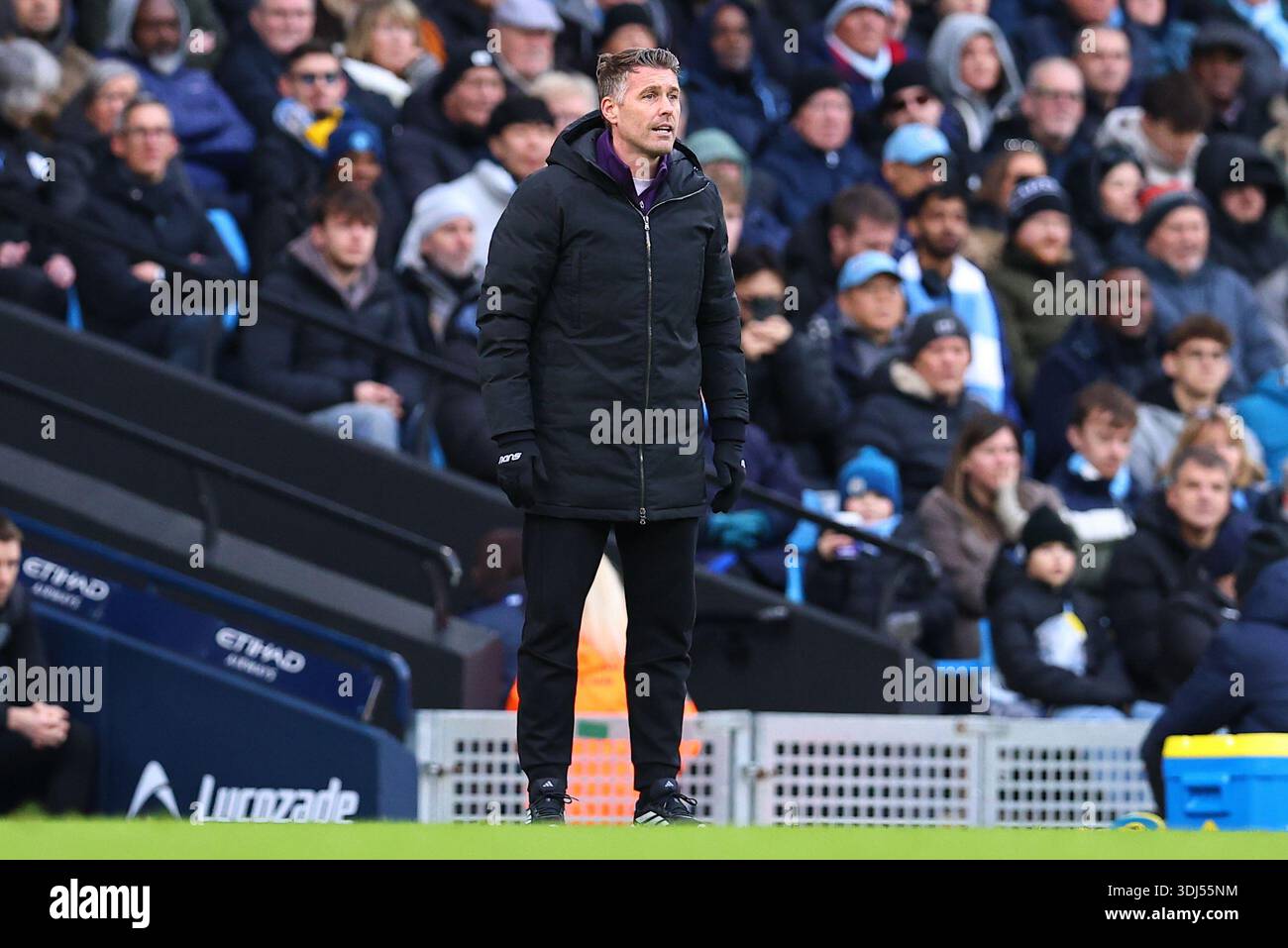 Wolverhampton Wanderers manager Rob Edwards during the Manchester City ...