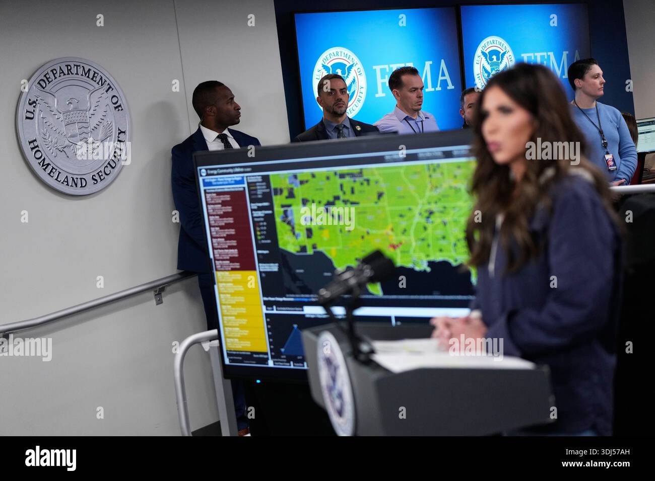 Homeland Security Secretary Kristi Noem speaks about the impending ...