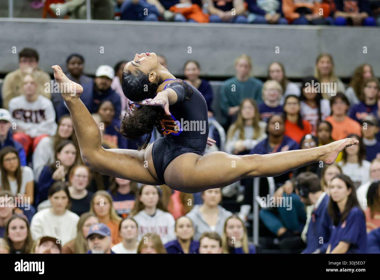 Florida's eMjae Frazier competes on the floor exercise during an NCAA ...