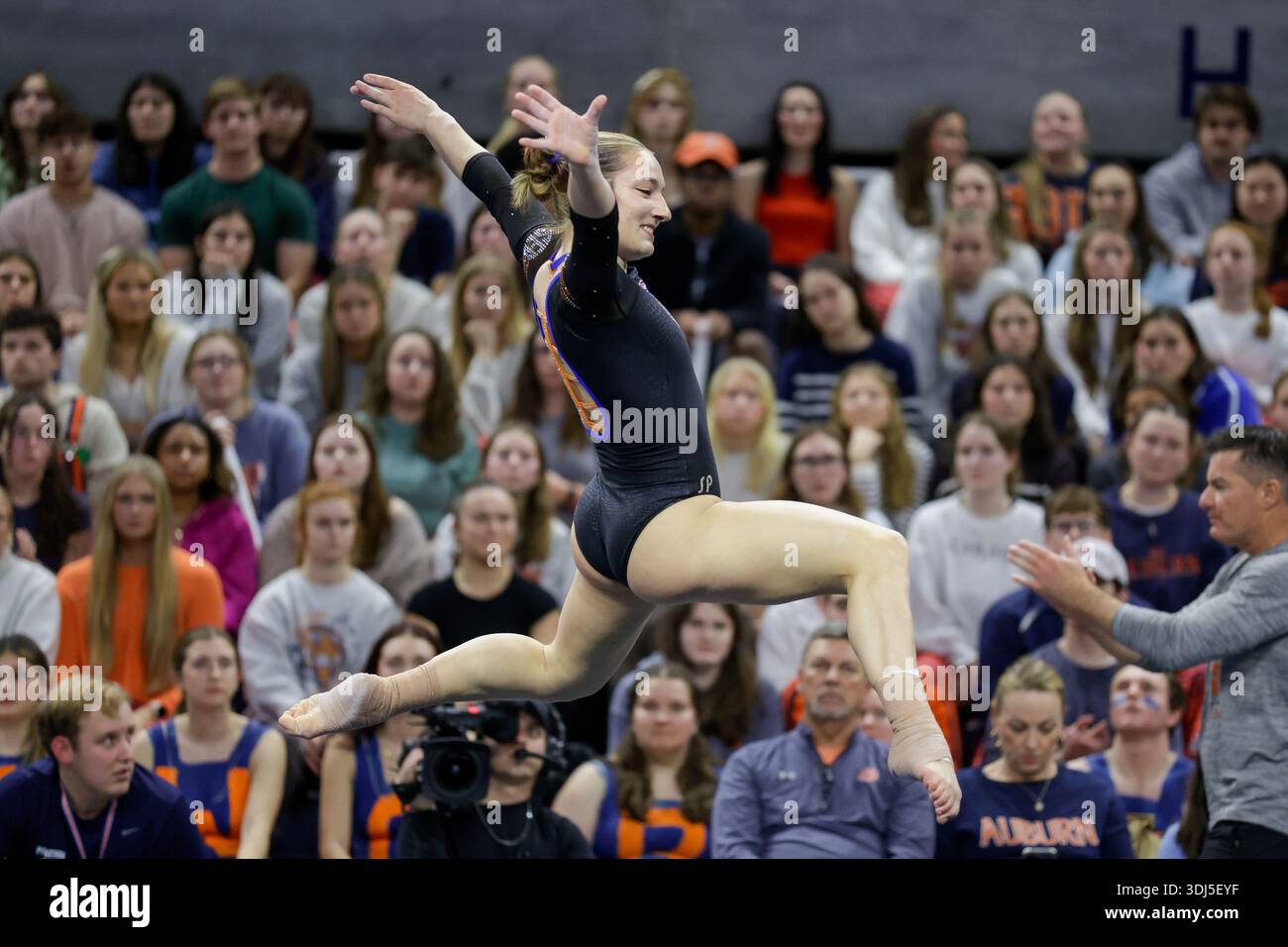 Florida's Amelia Disidore competes on the floor exercise during an NCAA ...