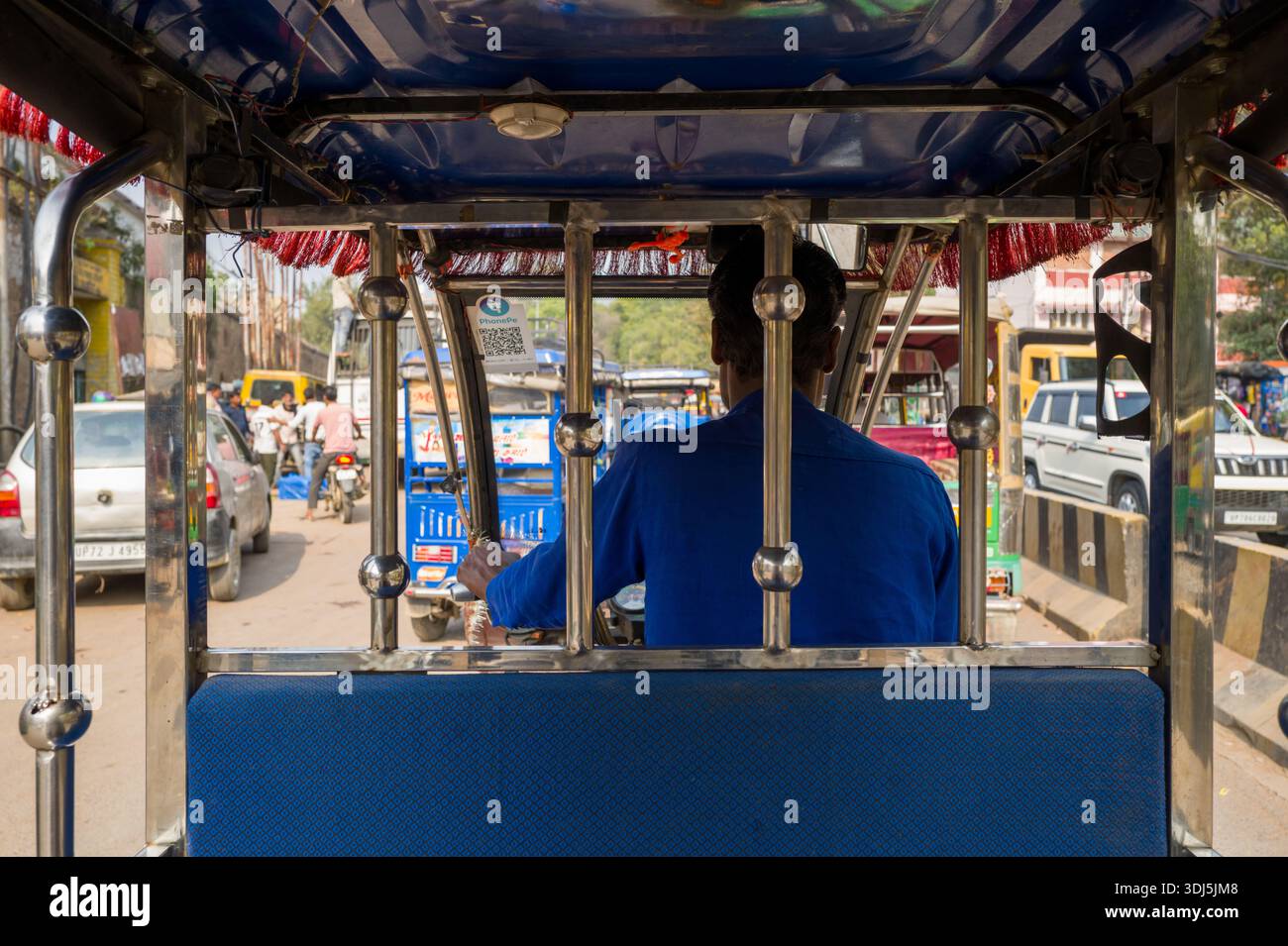 E tuk tuks india hi-res stock photography and images - Alamy