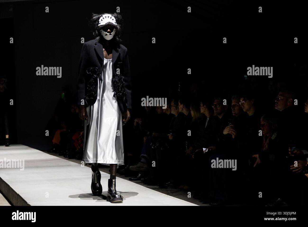 Paris, Frankreich. 23rd Jan, 2026. COMME DES GARváONS Fall/Winter 2026 ...