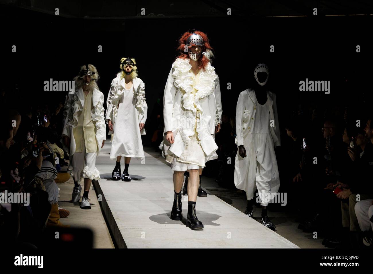 Paris, Frankreich. 23rd Jan, 2026. COMME DES GARváONS Fall/Winter 2026 ...