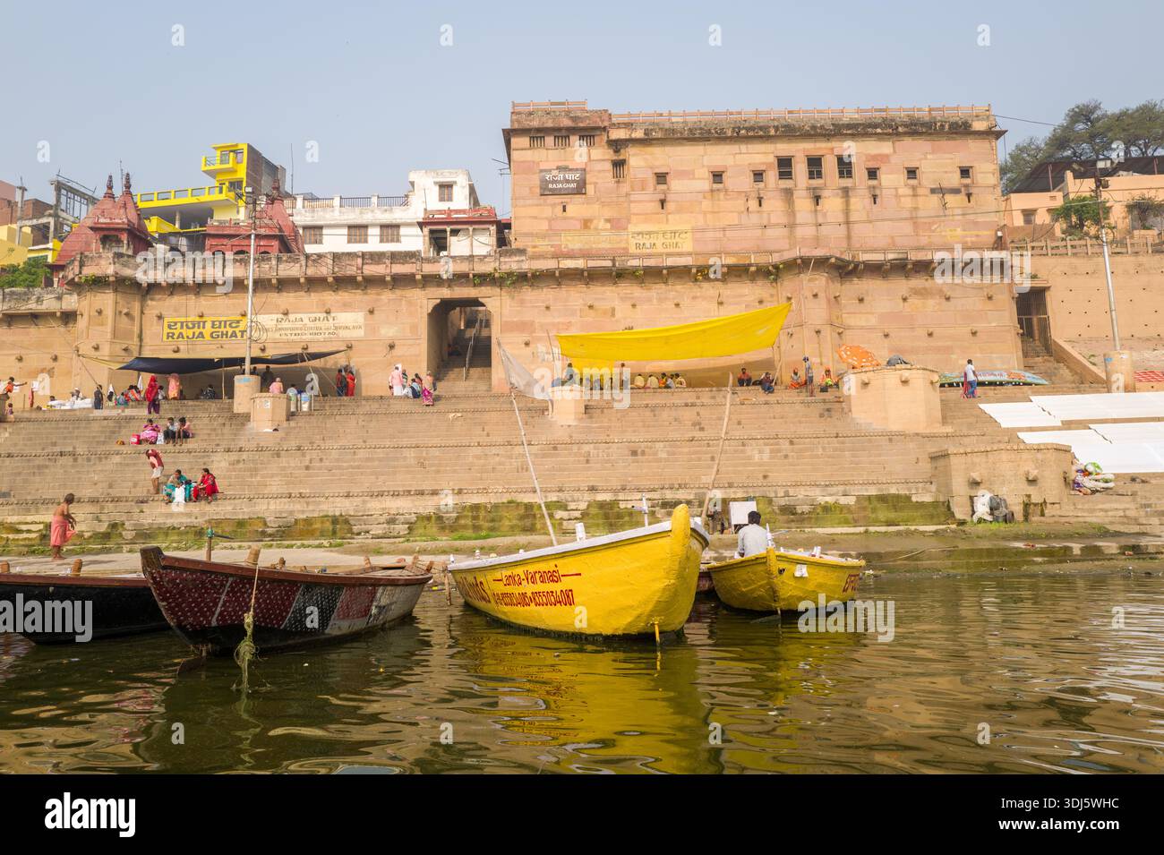 Riverside cafe asia hi-res stock photography and images - Alamy