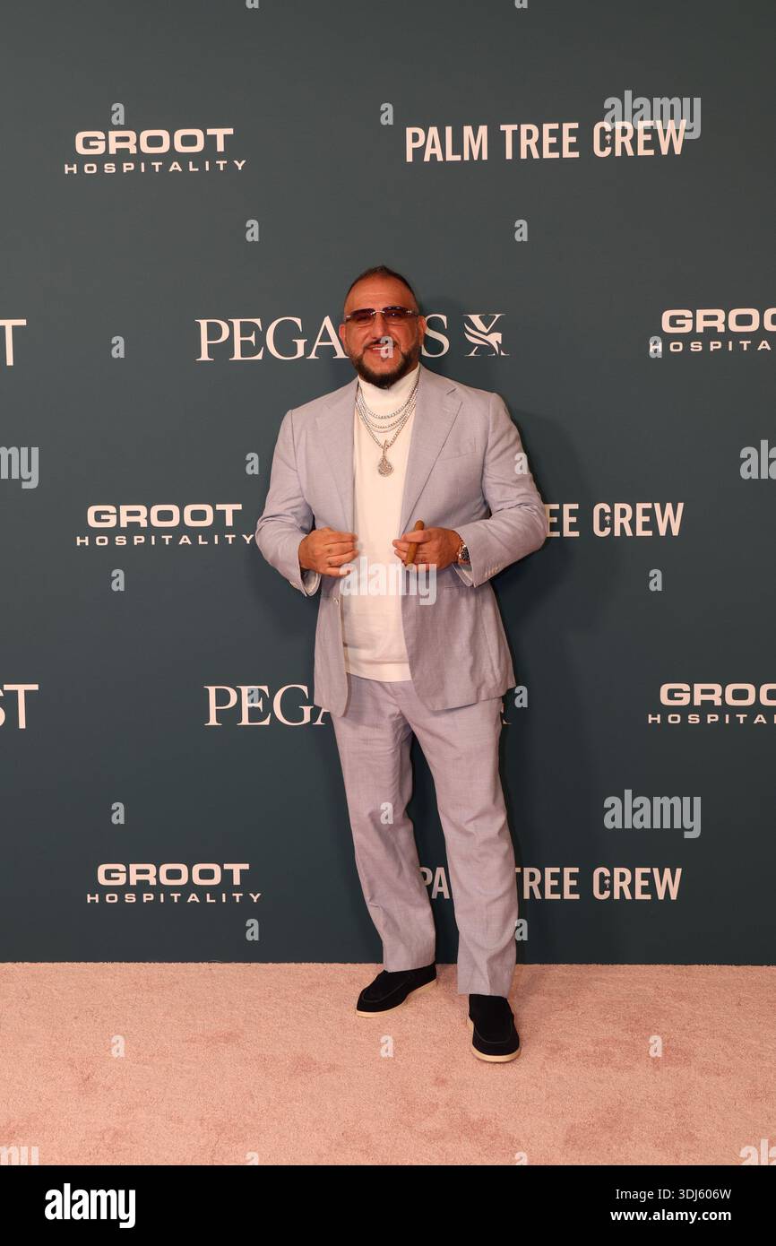 HALLANDALE, FLORIDA - JANUARY 24: David "Papi" Einhorn attends the ...