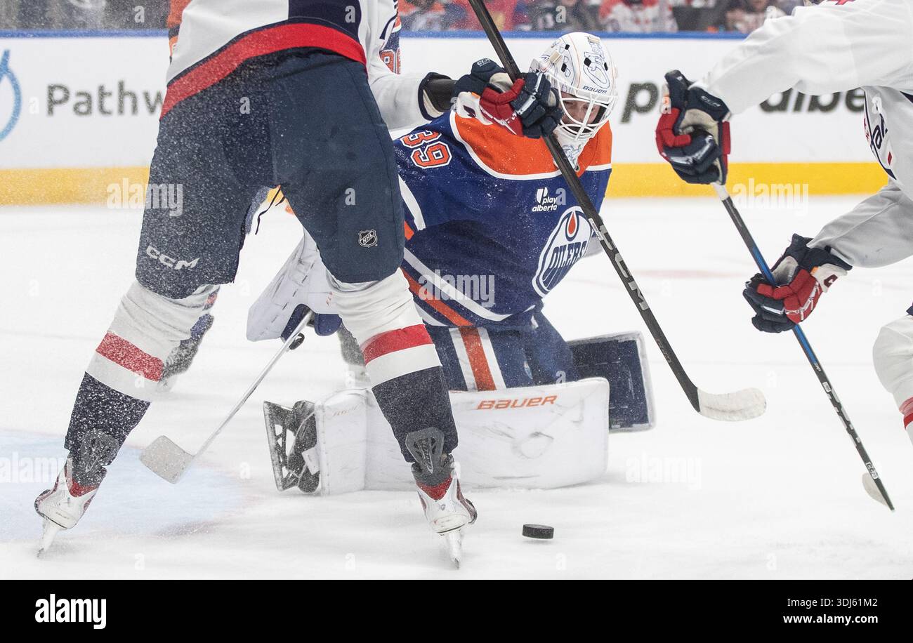 Edmonton Oilers goalie Connor Ingram (39) looks for the loose puck ...