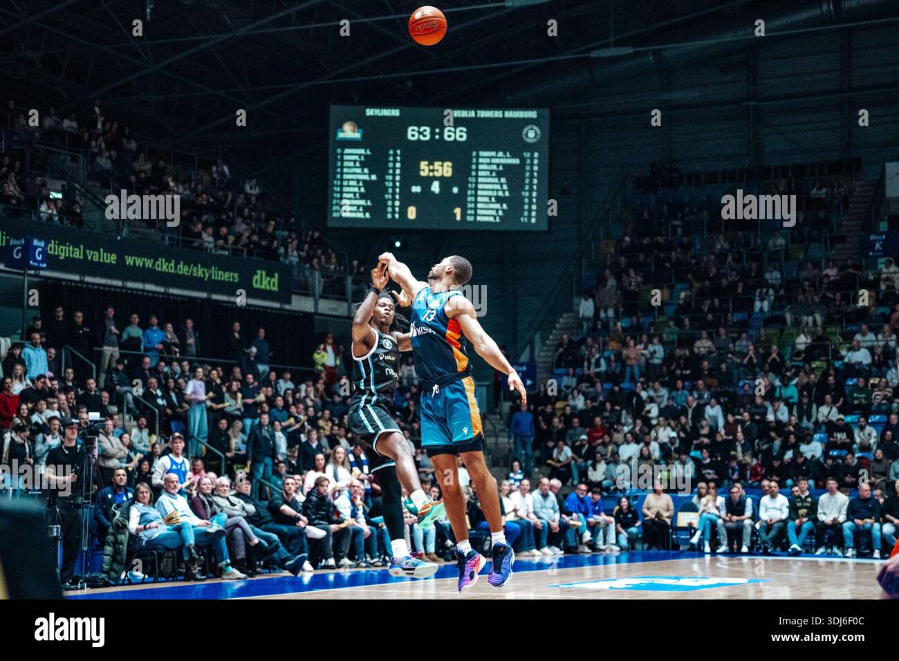 Leonard Thorpe Jr. (Veolia Towers Hamburg, #02), Jaedon LeDee ...