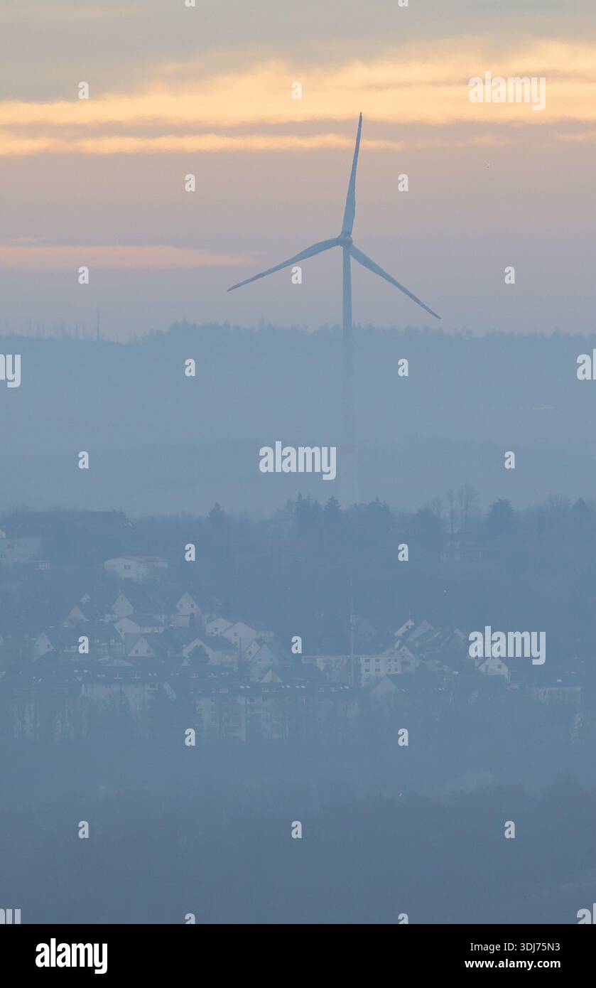 25 January 2026, North Rhine-Westphalia, Altena: A wind turbine stands ...